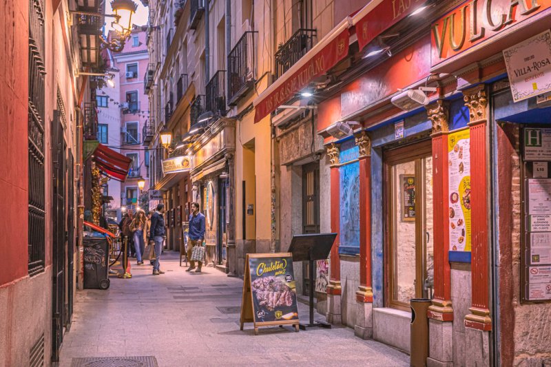 Explore the Most Interesting Neighbourhoods of Madrid